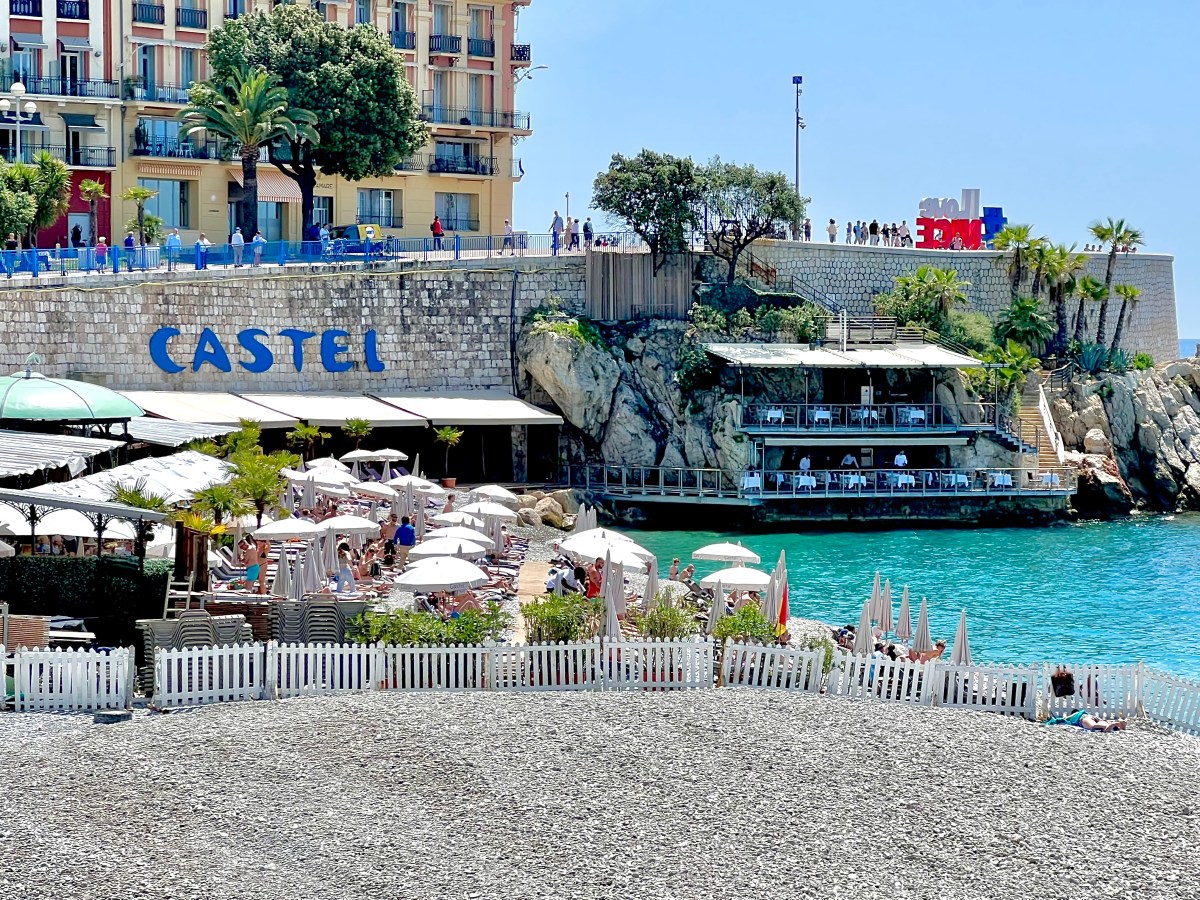 Les Bains du Castel – Castel Plage – l’Oasis d’Ali sur la mer – Le ...