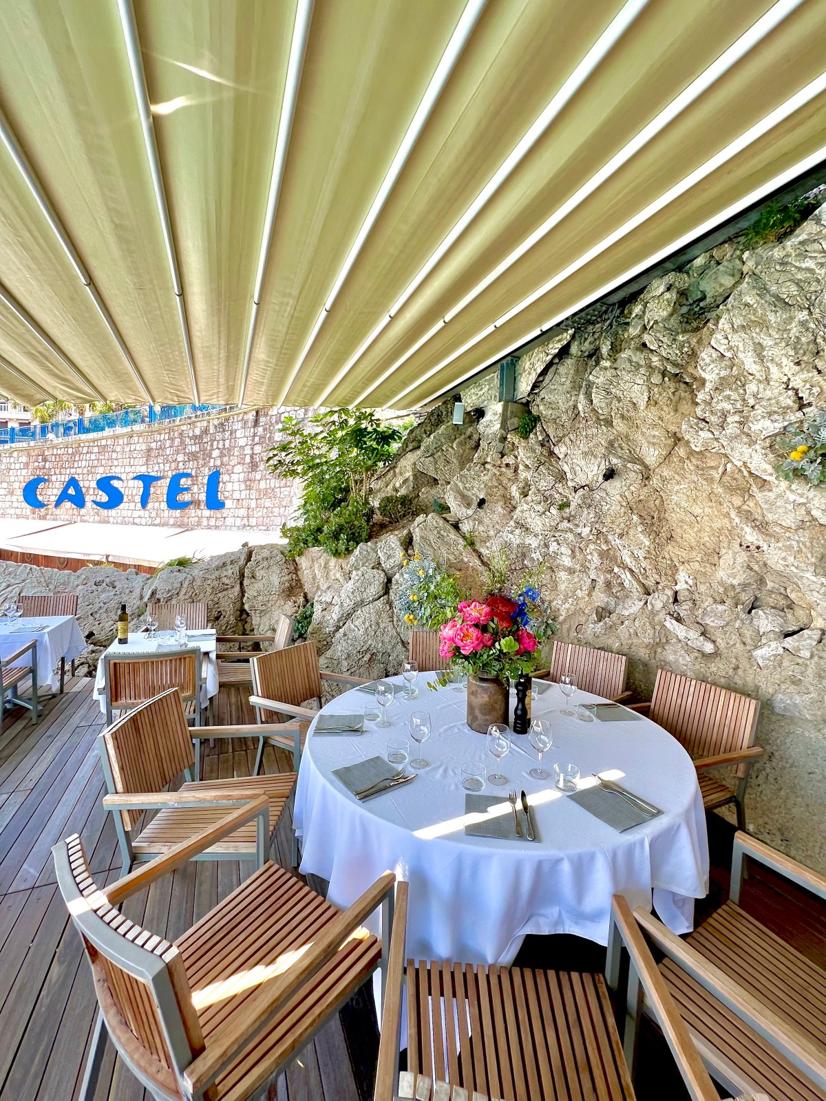 Les Bains du Castel – Castel Plage – l’Oasis d’Ali sur la mer – Le ...